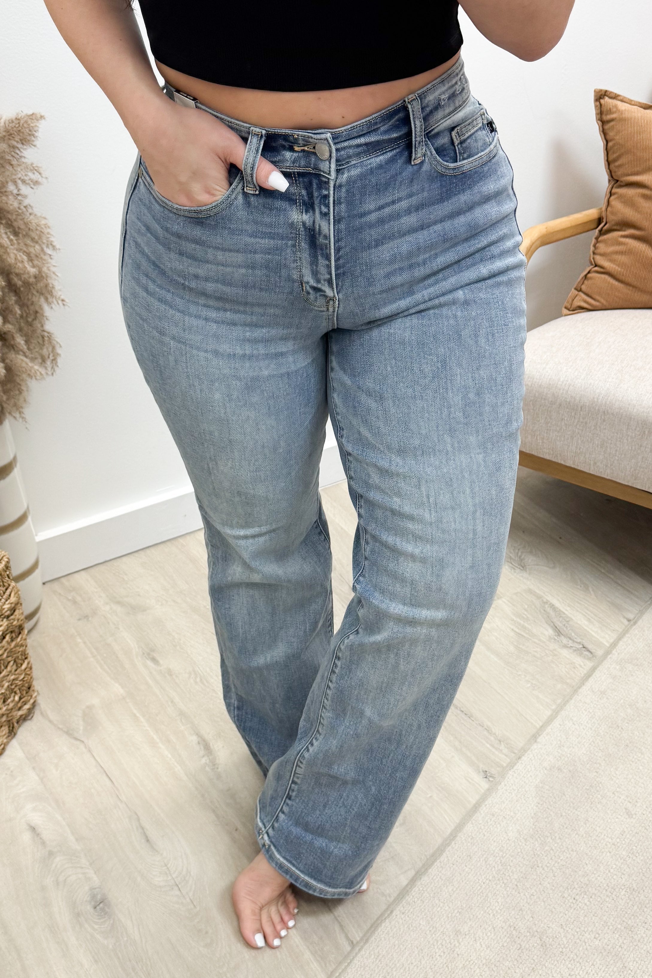 Omega Straight Leg Jeans – Happily Ever Aften