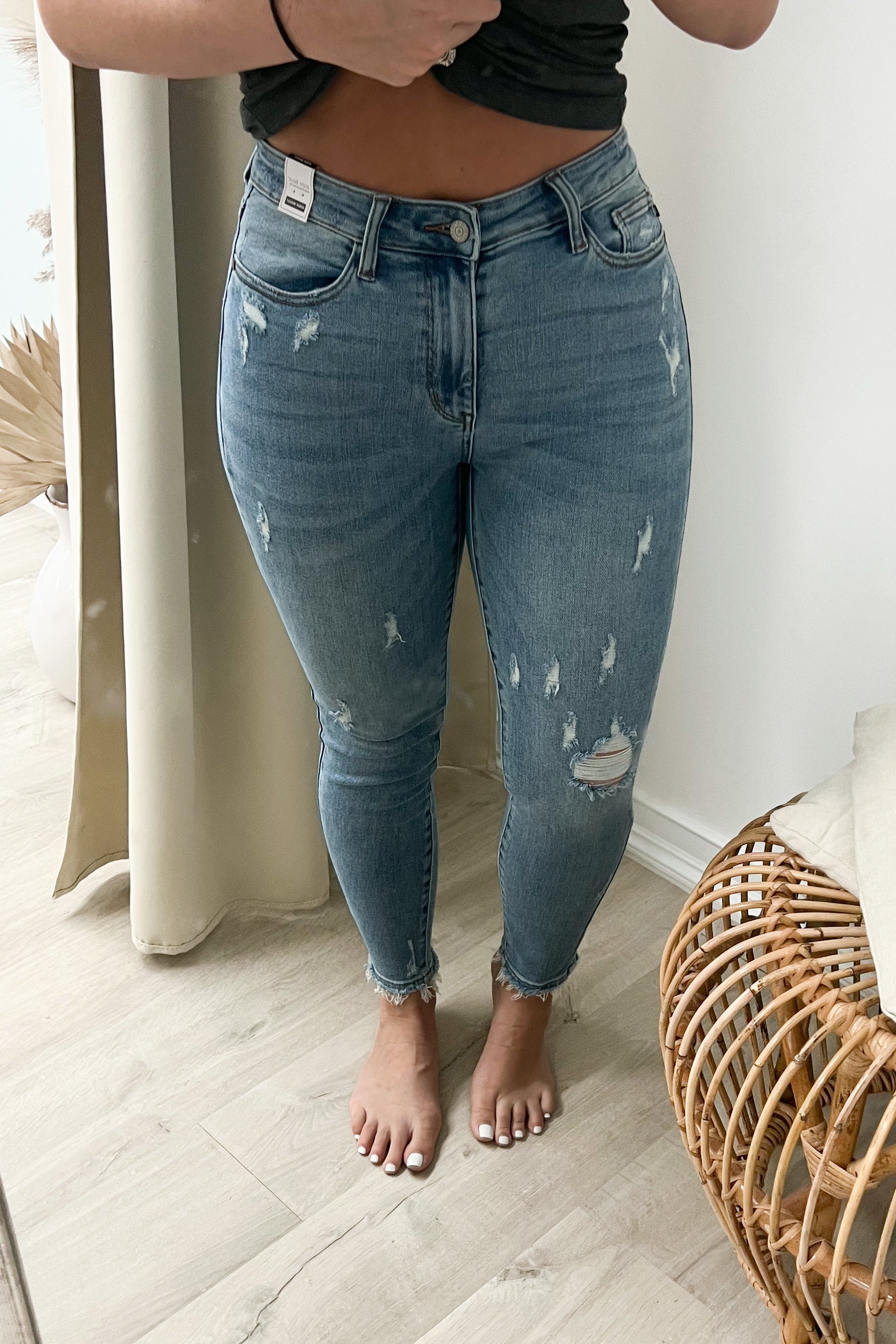 Fallon Relaxed Fit Skinny Jeans – Happily Ever Aften